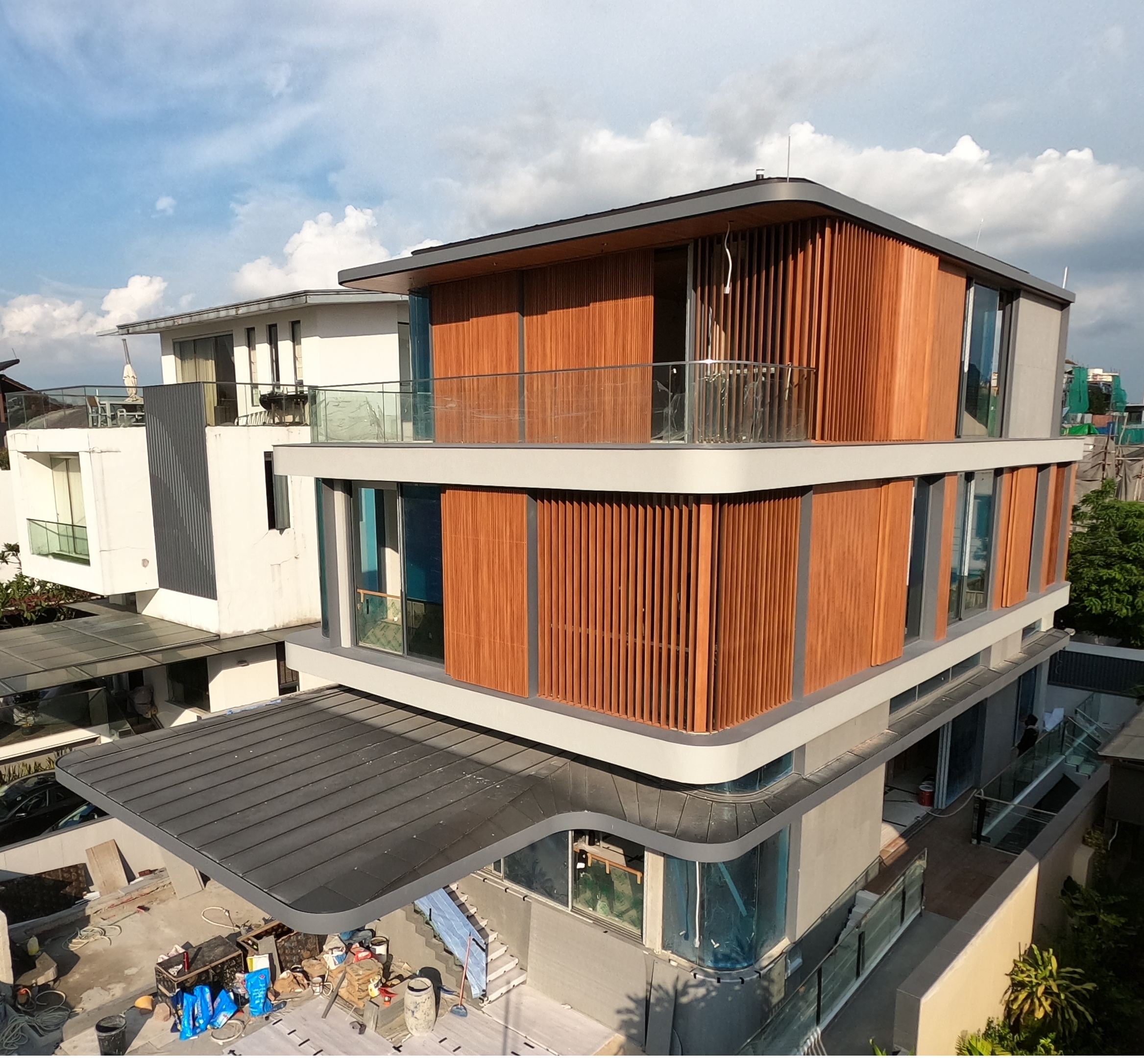 ILC Building, Manila Philippines - SHEET METAL ROOFING PTE LTD